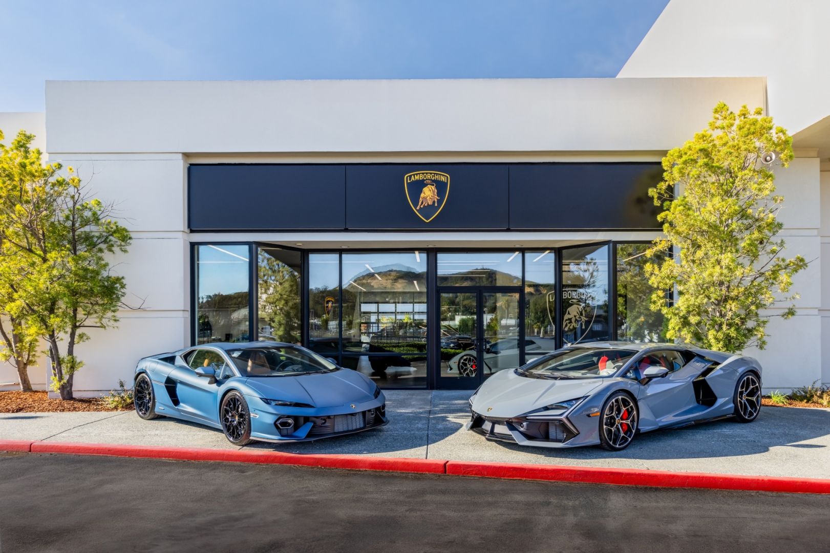 Automobili Lamborghini inaugure un showroom redessiné à San Francisco ...
