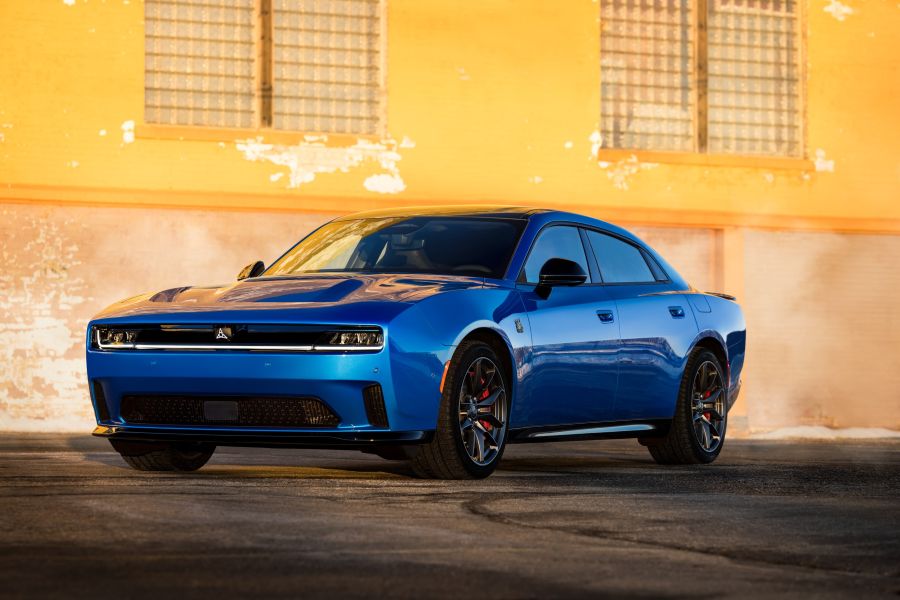 Dodge présente un nouveau Dodge Charger Daytona Sedan 2026: Muscle Car ...
